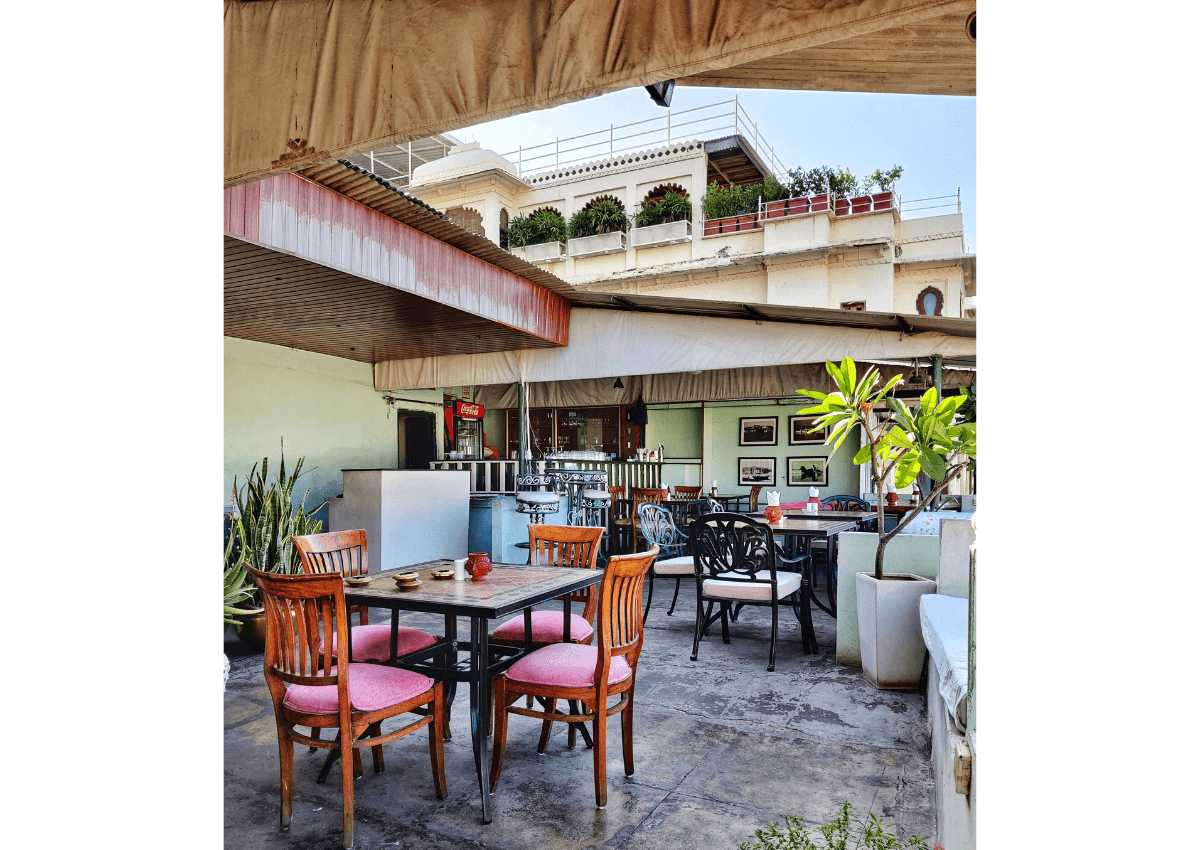 UDAIPUR'S INSTAGRAMMABLE CAFES AND RESTAURANTS - HINDFIRI
