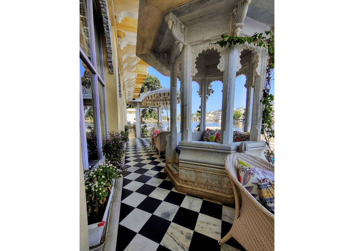 UDAIPUR'S INSTAGRAMMABLE CAFES AND RESTAURANTS - HINDFIRI