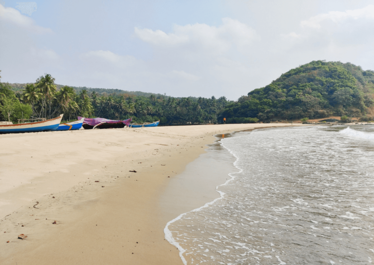 NIVATI BEACH GUIDE - HINDFIRI