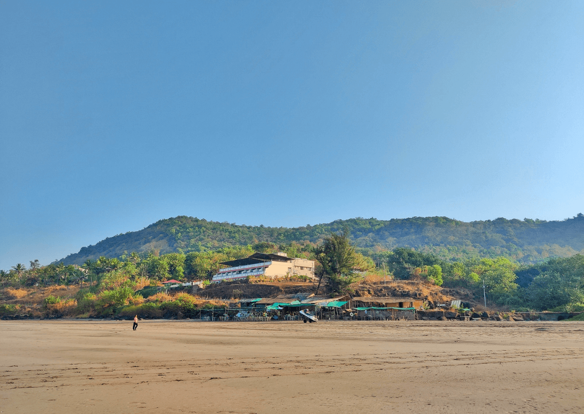 KARDE BEACH TRAVEL GUIDE - HINDFIRI